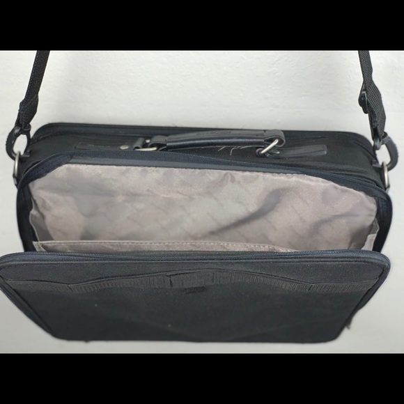 Targus | Computers, Laptops & Parts | Tagus 6 Inch Laptop Bag | Poshmark